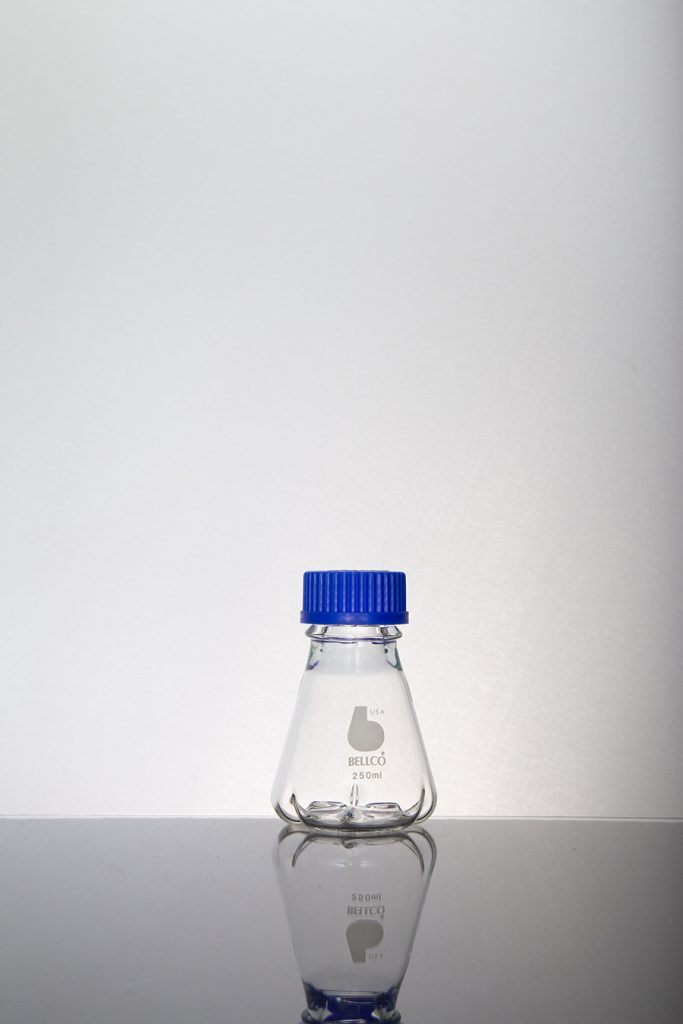 Shake Flask w/ 3 Side, 3 Bottom Baffles, Membrane Cap & Pouring Ring ...